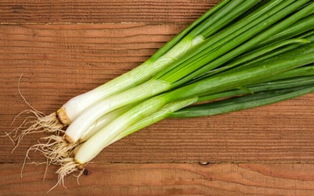 Hành lá có tác dụng gì? 5 lợi ích sức khỏe của hành lá - YouMed